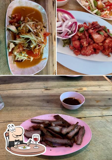 ลาบกุดชุม (ชมพู) restaurant, Bangkok, 160/150 Chang Akat Uthit Rd ...