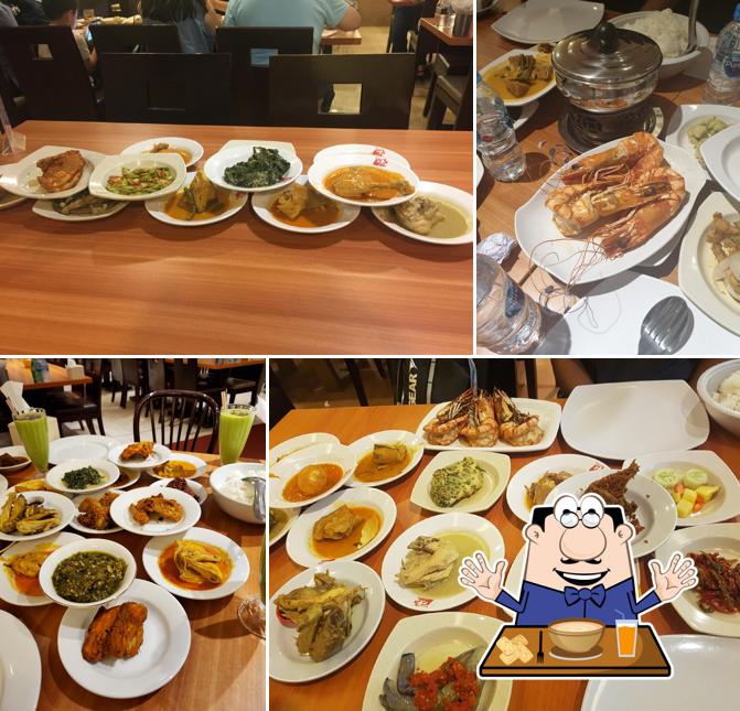 Restaurant Padang Sari Ratu (Plaza Indonesia), Central Jakarta ...