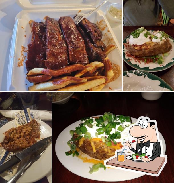 Charlie Staples Pitt Boss, 372 W Rayen Ave in Youngstown - Restaurant ...