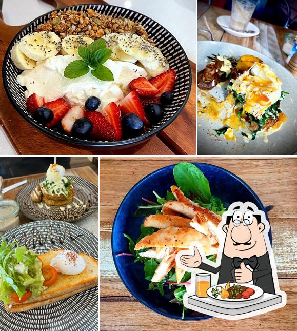 St Ivy Cafe, South Morang - Restaurant menu, prices and reviews