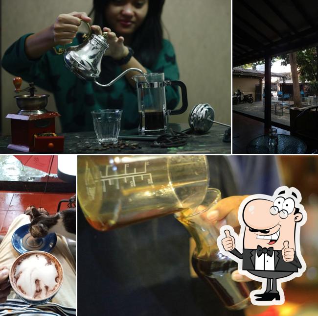 Azimuth Coffee, Bandung, Jl. Kancra No.18 - Restaurant reviews