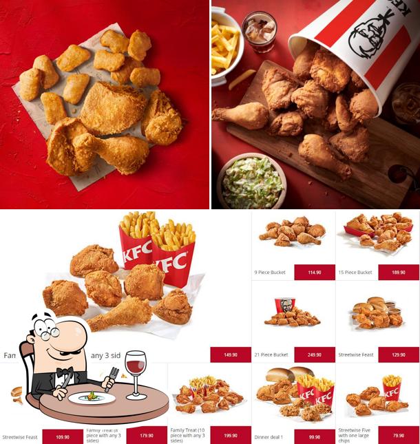 KFC Sunvalley (Long Beach) restaurant, Cape Town, Buller Louw Blvd ...