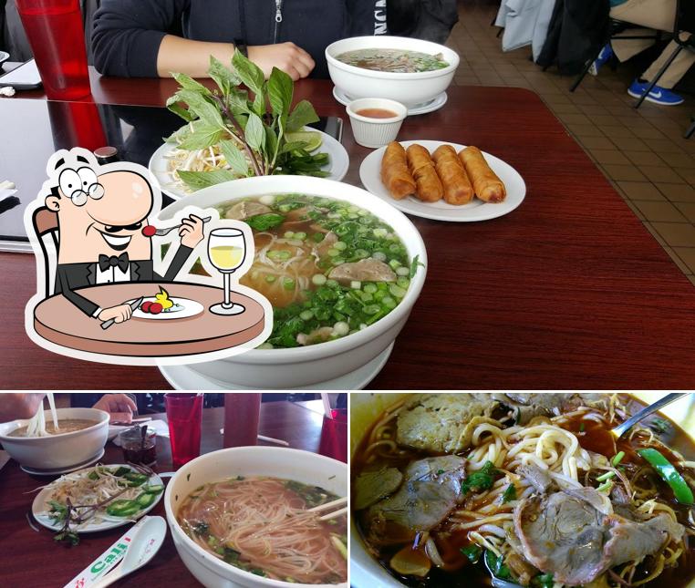 Pho Cali, 4756 S 27th St in Milwaukee - Restaurant menu and reviews