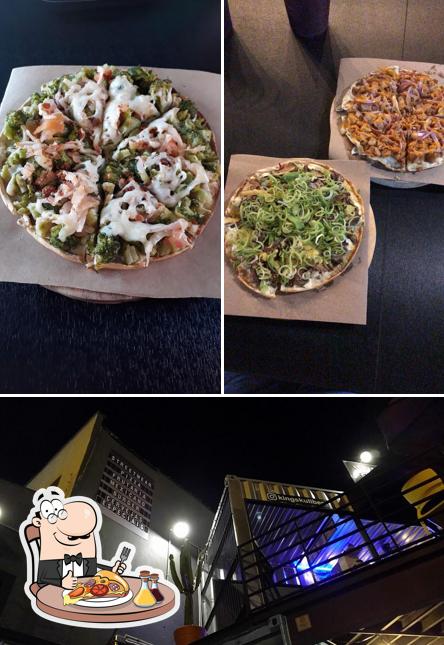 Massa na Caveira Pizza Artesanal restaurante, São Paulo, R. Marambaia ...