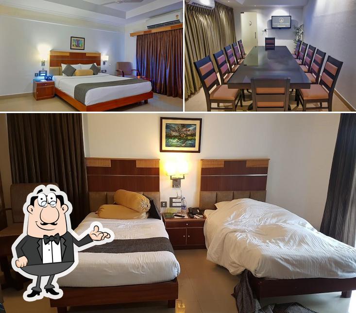 Contour Backwaters Hotel Resort & Convention Centre, Changanassery ...