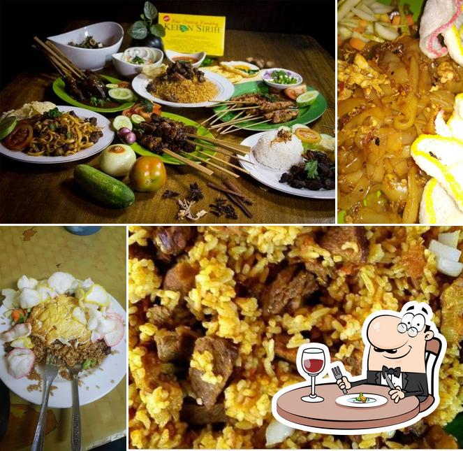 Restaurante Nasi Goreng Kambing H. Bisri Kebon Kacang, Central Jakarta ...