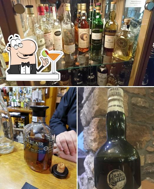 Dornoch Castle Whisky Bar & Grant MacNicol at the Castle Restaurant in ...