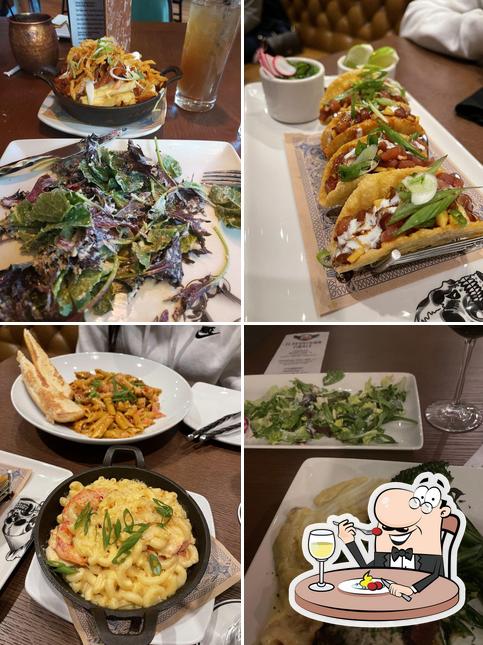 Guy Fieri's Cherokee Kitchen & Bar in Cherokee - Restaurant reviews