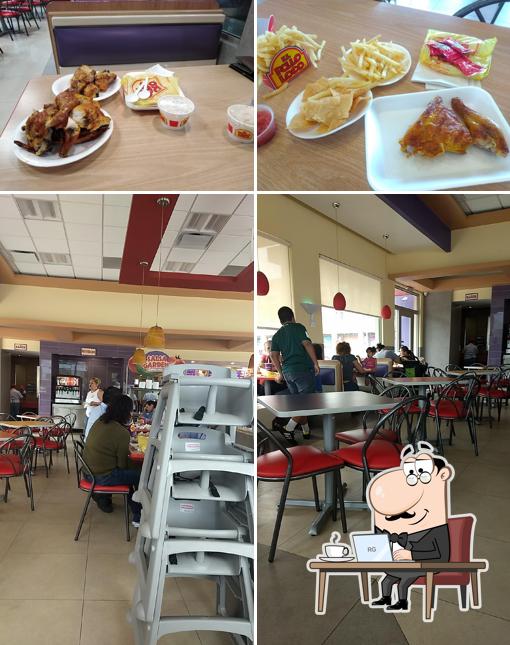 El Pollo Loco restaurant, Monterrey, Citadina Escobedo Square ...