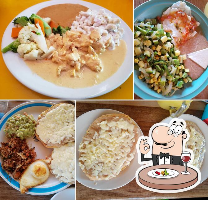 La Cocinita del Medio restaurant, Culiacán, Blvrd Gral Gabriel Leyva ...