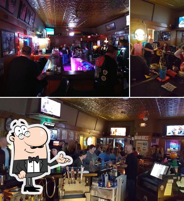 The Roundabout Bar in Green Bay - Restaurant reviews