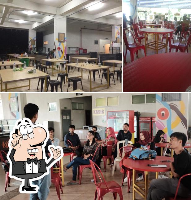 Café Phinisi Foodcourt UNM, Macasar - Opiniones del restaurante
