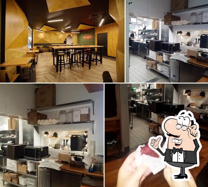 The Food Hall at Queens Crossing in New York City - Restaurant reviews