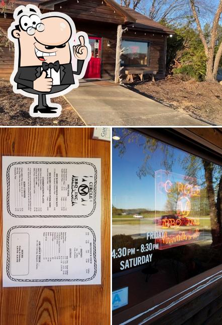 Circle M Barbecue in USA - Restaurant menu and reviews