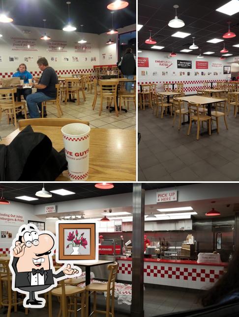 Five Guys, 10841 W Broad St in Richmond - Restaurant menu and reviews