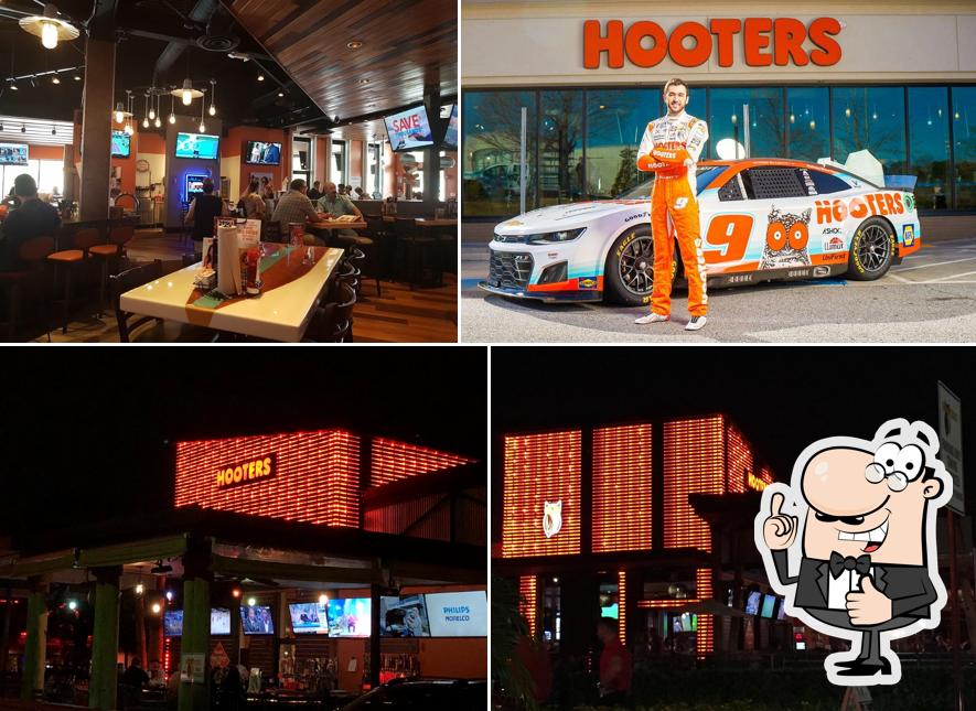 Hooters, 8801 International Dr in Orlando - Restaurant menu and reviews