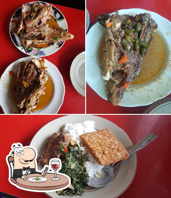 Warung Kepala Manyung Bu Fat restaurant, Semarang - Restaurant reviews