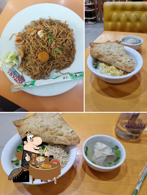 Istana Mie & Es hypermart restaurant, Kudus - Restaurant reviews