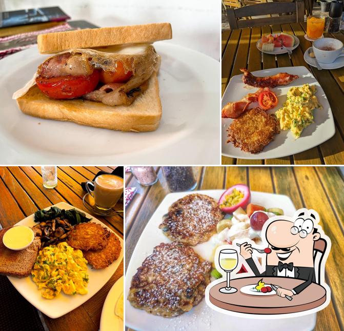 Delish Cafe, Rawai, 90/10 Soi Saiyuan - Restaurant reviews