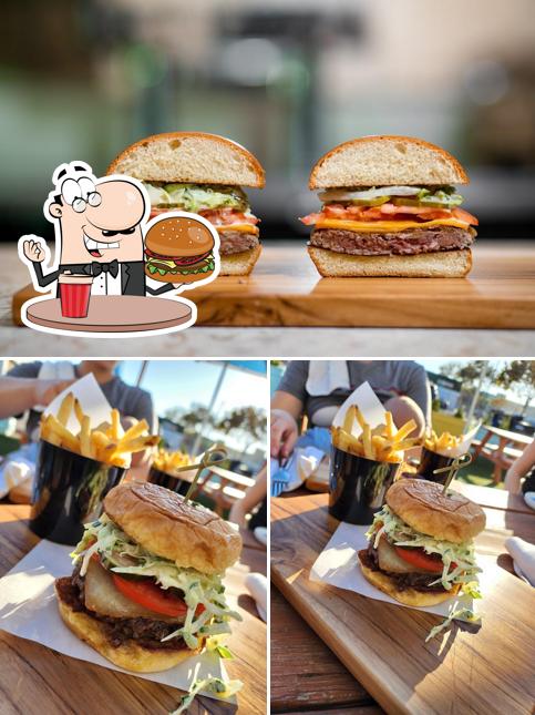 Nostalgia Bar and Lounge in Santa Monica - Restaurant menu and reviews