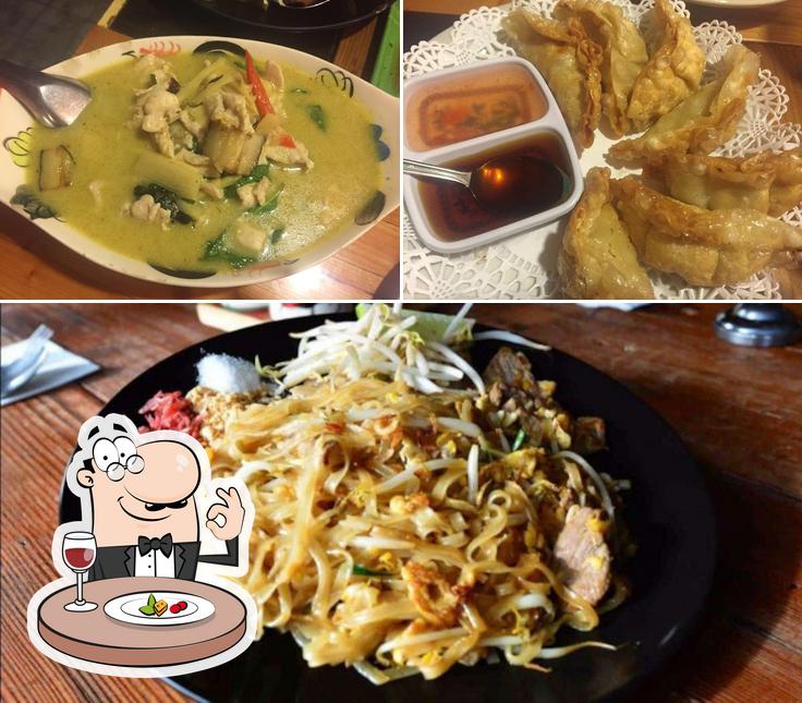 Tarad Thai in Portland - Restaurant menu and reviews