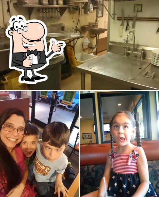 Round Table Pizza, 7909 Walerga Rd 107 107 in Antelope - Restaurant ...