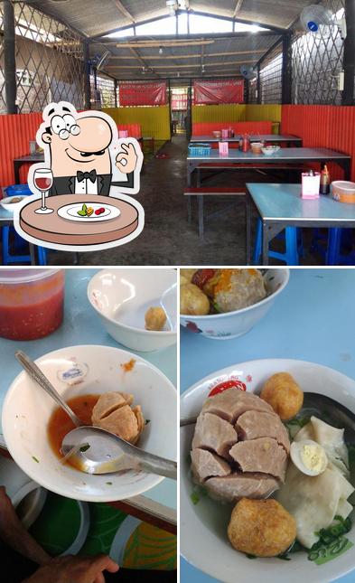 Restaurante Bakso Telur Puyuh & Urat, Indonesia - Opiniones del restaurante