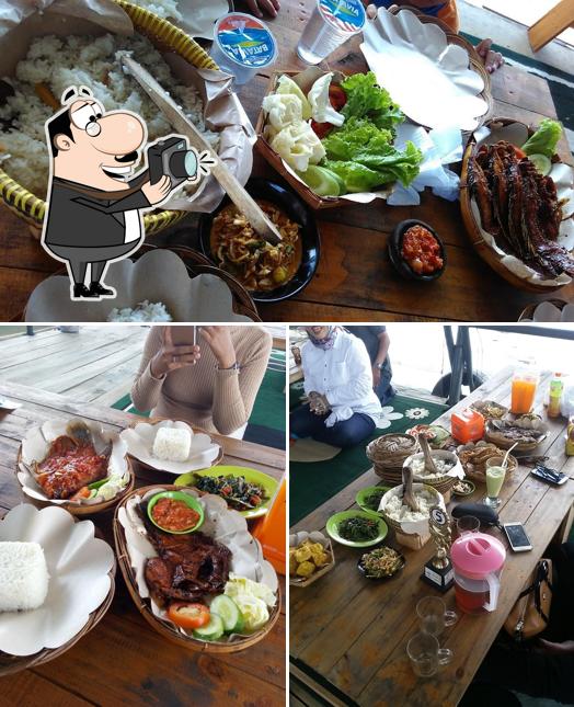 RM D'Sam (Dermaga Saung Apung Maroko) restaurant, Batujajar ...