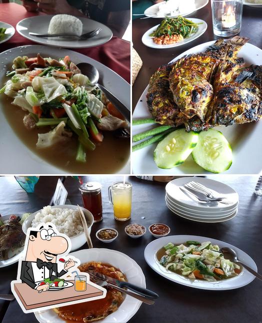 Resto Apung and Bungalow Kedisan RedPartner restaurant, Kedisan, Jl ...