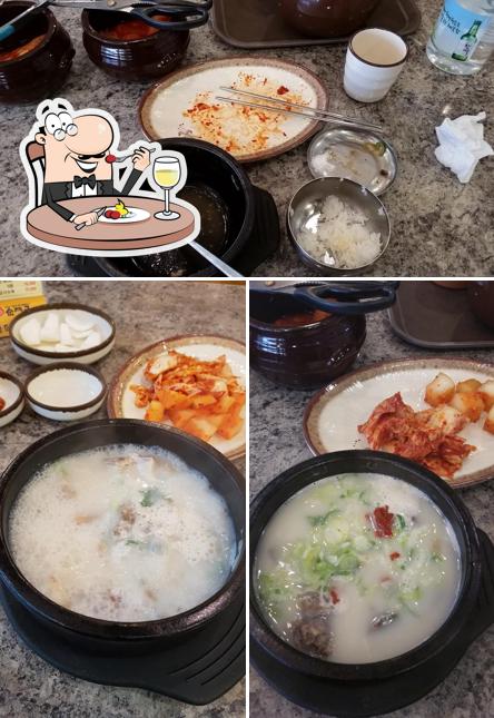 대가24시간순대국 restaurant, Suwon-si, 995 Gyeongsu-daero - Restaurant reviews