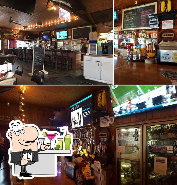Garibaldi's Hook, Line 'n Sinker, Sports Bar and Grill in Garibaldi ...