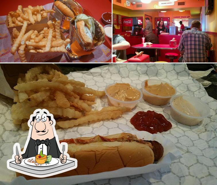 Lucky's Famous Burgers, 264 W 23rd St in New York City - Restaurant ...