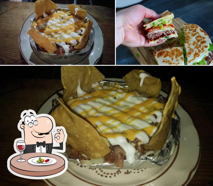 Hamburguesas el Chucho restaurant, Torreón, Priv. Independencia 2390