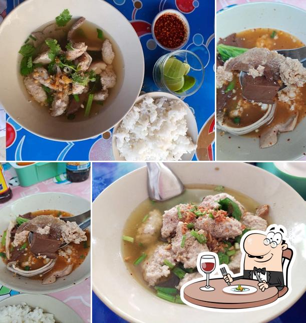 เกาเหลาโพธา เกาเหลาเลือดหมู, Photharam - Restaurant menu, prices and reviews