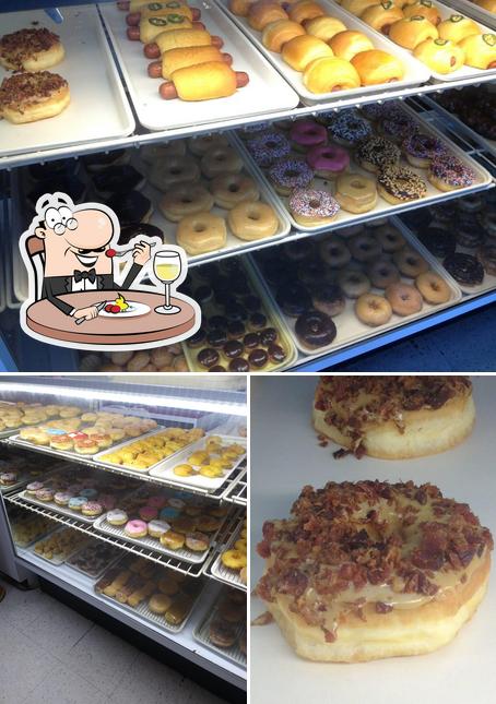Donut Palace, 3611 14th St #150 in Plano - Restaurant menu and reviews