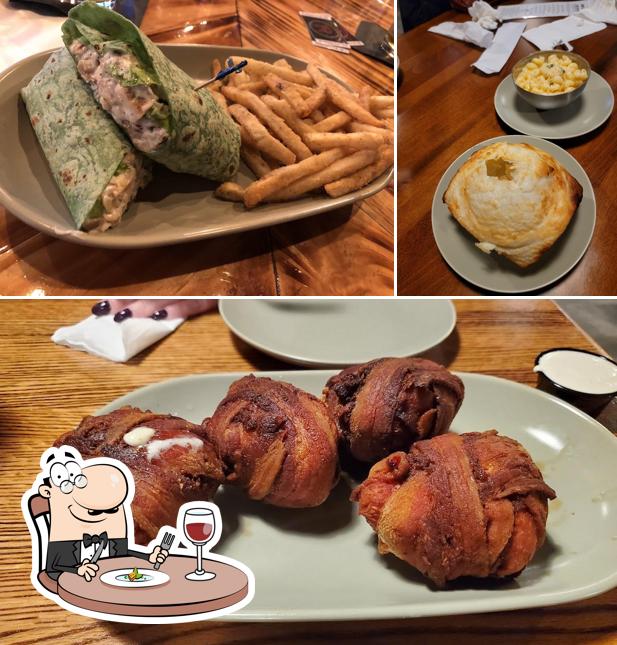 Reunion Restaurant, West Allis - Restaurant menu, prices and reviews