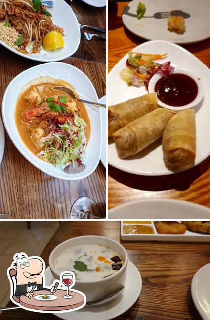 Thai Square Windsor in Windsor - Restaurant menu and reviews