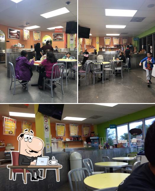 La Paletera, 5720 Bellaire Blvd A in Houston - Restaurant menu and reviews