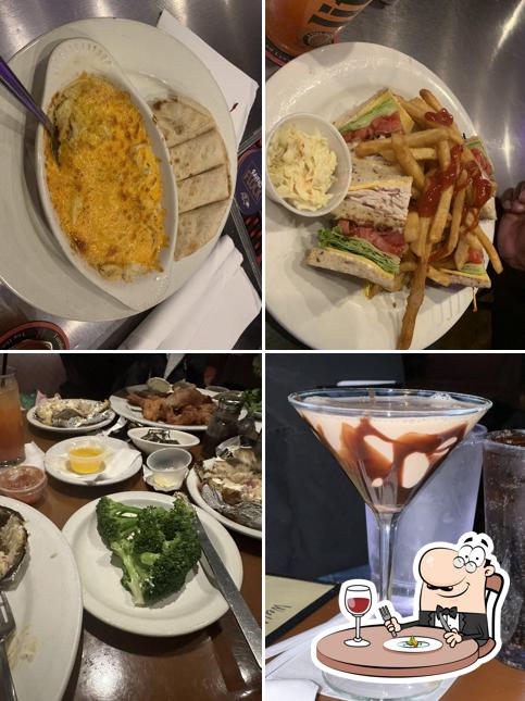 Dellis' Restaurant Bar & Grill, Rosedale - Restaurant menu, prices and ...