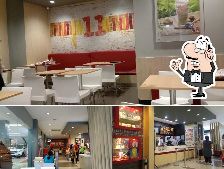 KFC Linggajati Plaza Jombang restaurant, Jombang - Restaurant reviews