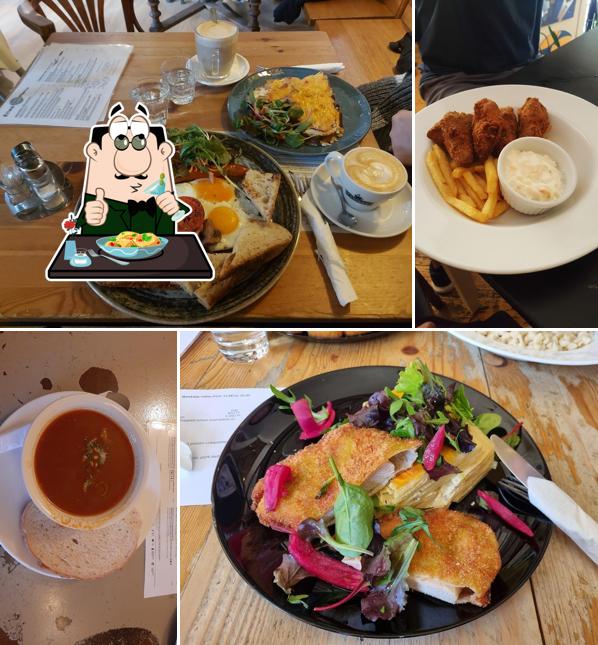 Café Csiga, Budapest - Restaurant menu, prices and reviews