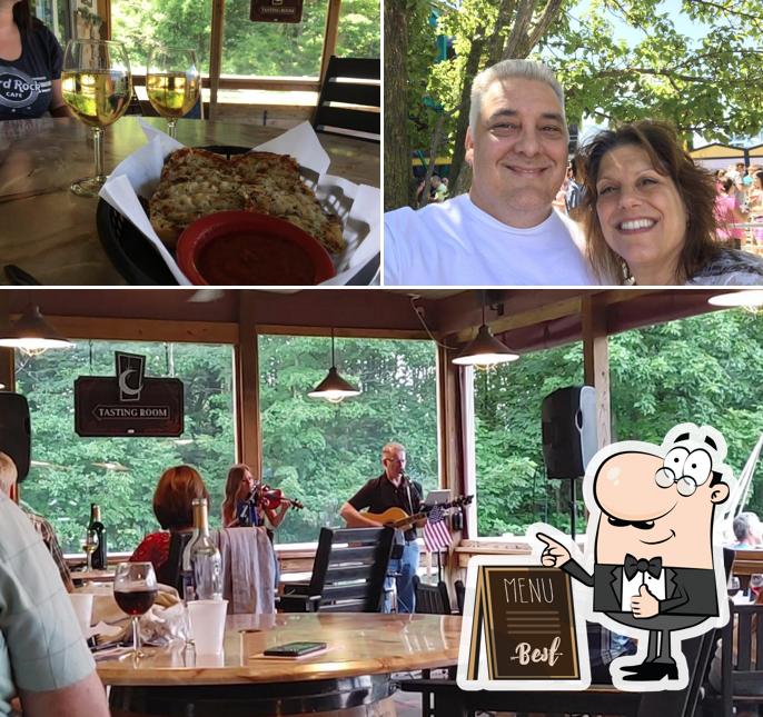 Paper Moon Vineyards & Winery in Vermilion - Restaurant reviews