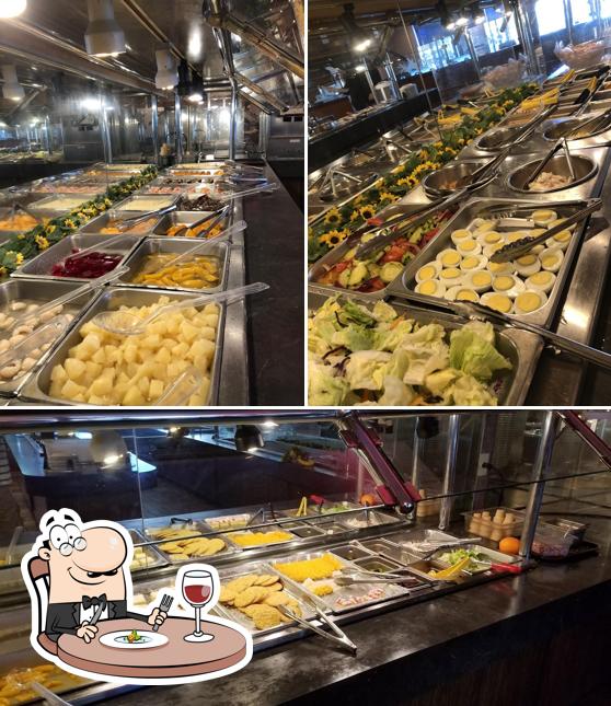 Golden Buffet, Midland - Restaurant menu, prices and reviews