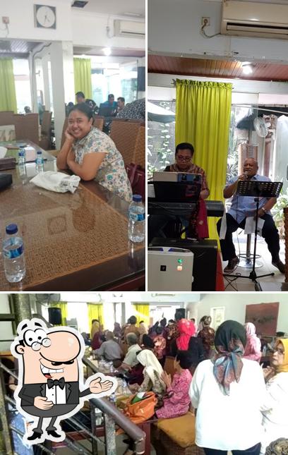 Phinisi Resto Khas Makasar restaurant, South Jakarta - Restaurant menu ...