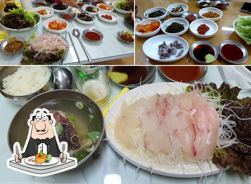 Busan Specialty Raw Fish Restaurant, Busan, 55-1 Jagalchihaean-ro ...