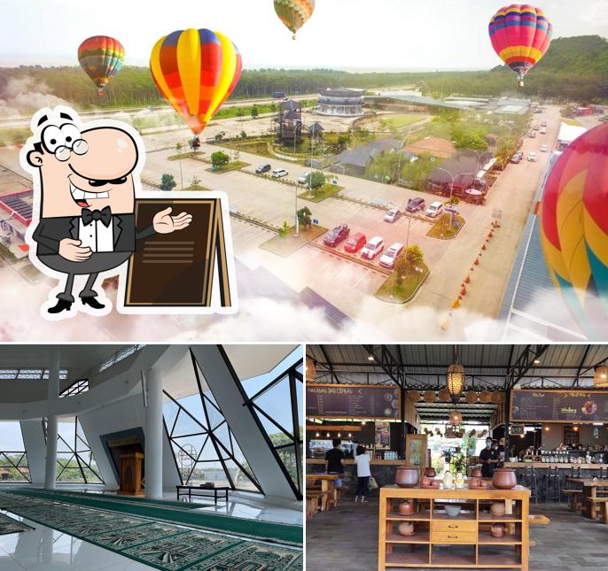 Rest Area "Travoy" KM 360 B Batang Semarang, Indonesia - Restaurant reviews
