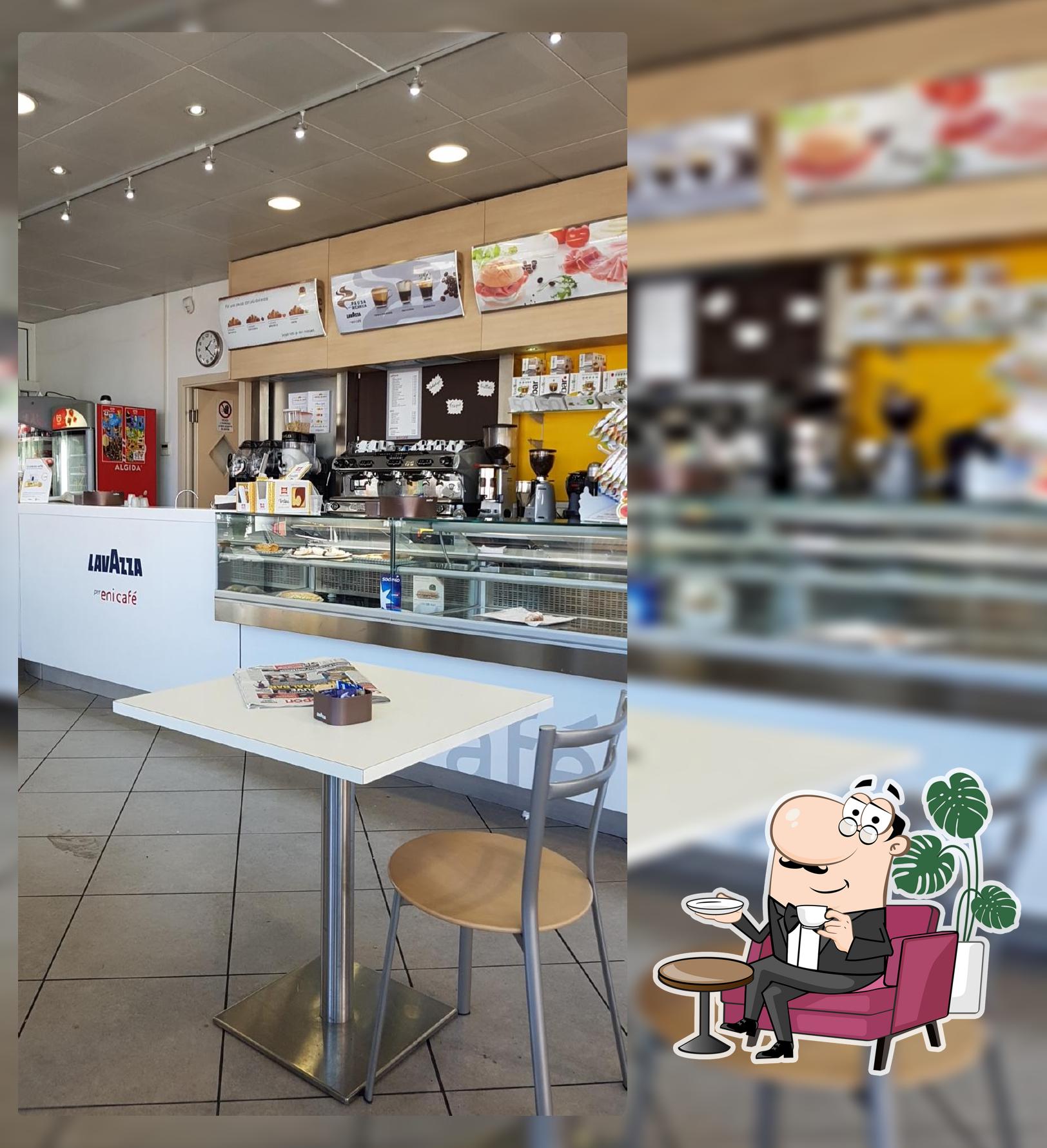 Eni Café pub & Bar, Bari - Restaurantbewertungen