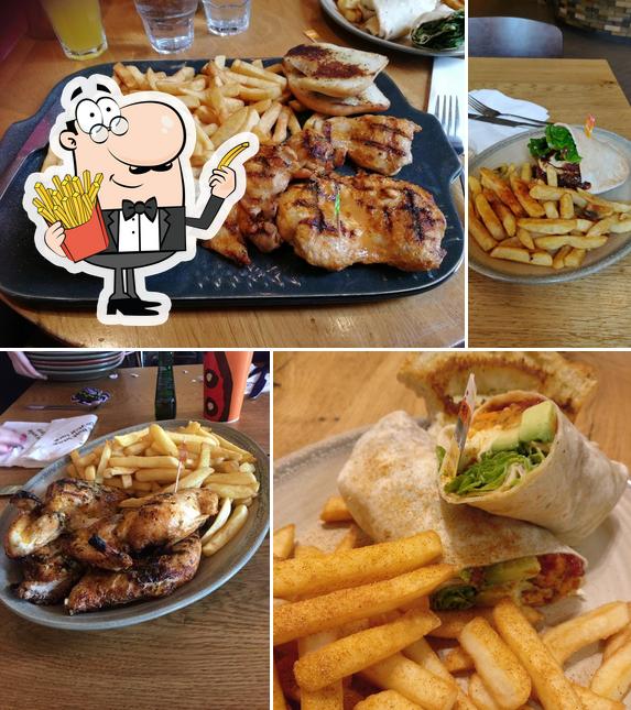 Nando's Salford Quays, Unit 2, Digital World Centre, Lowry Plaza, The ...