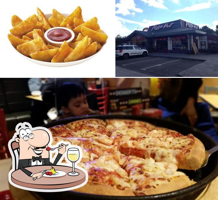 Pizza Hut Restaurants Beckton Triangle Retail Park, London, Beckton ...