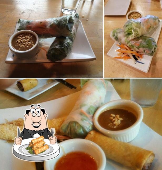 Huế Asian Kitchen, Milwaukee - Restaurant menu, prices and reviews